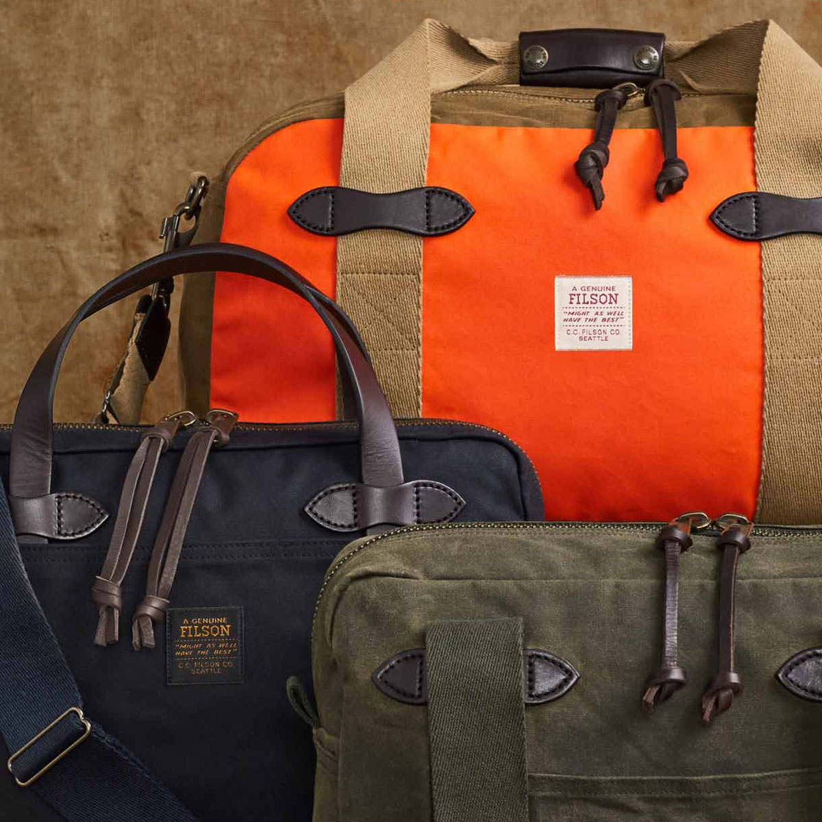 Filson Tin Cloth Travel Kit Otter Green, keep essentials secure